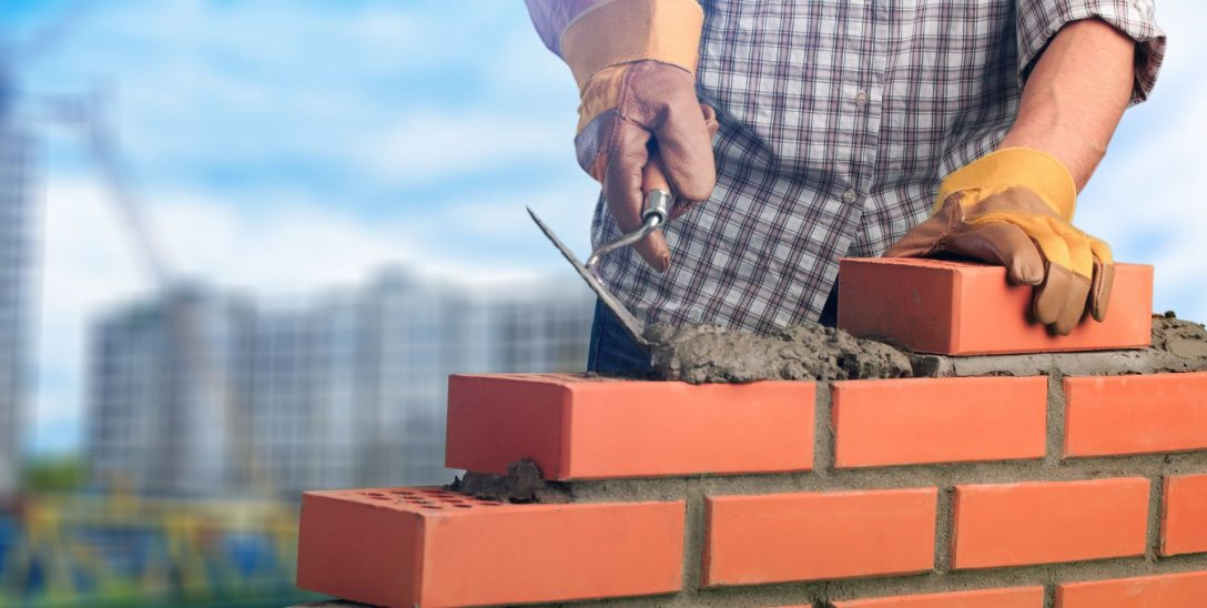 Jak zrobić zaprawę murarską? Instruktaż oraz proporcje